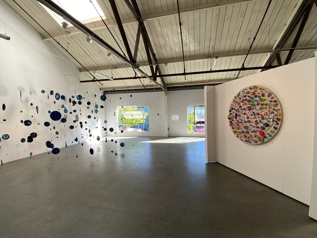 Lightweight, portable museum walls